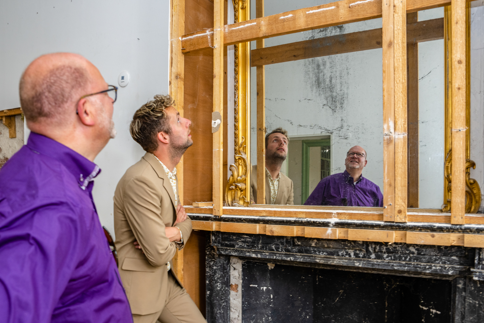 Spiegel met schouw gevonden bij voorbereiding restauratie Westfries ...